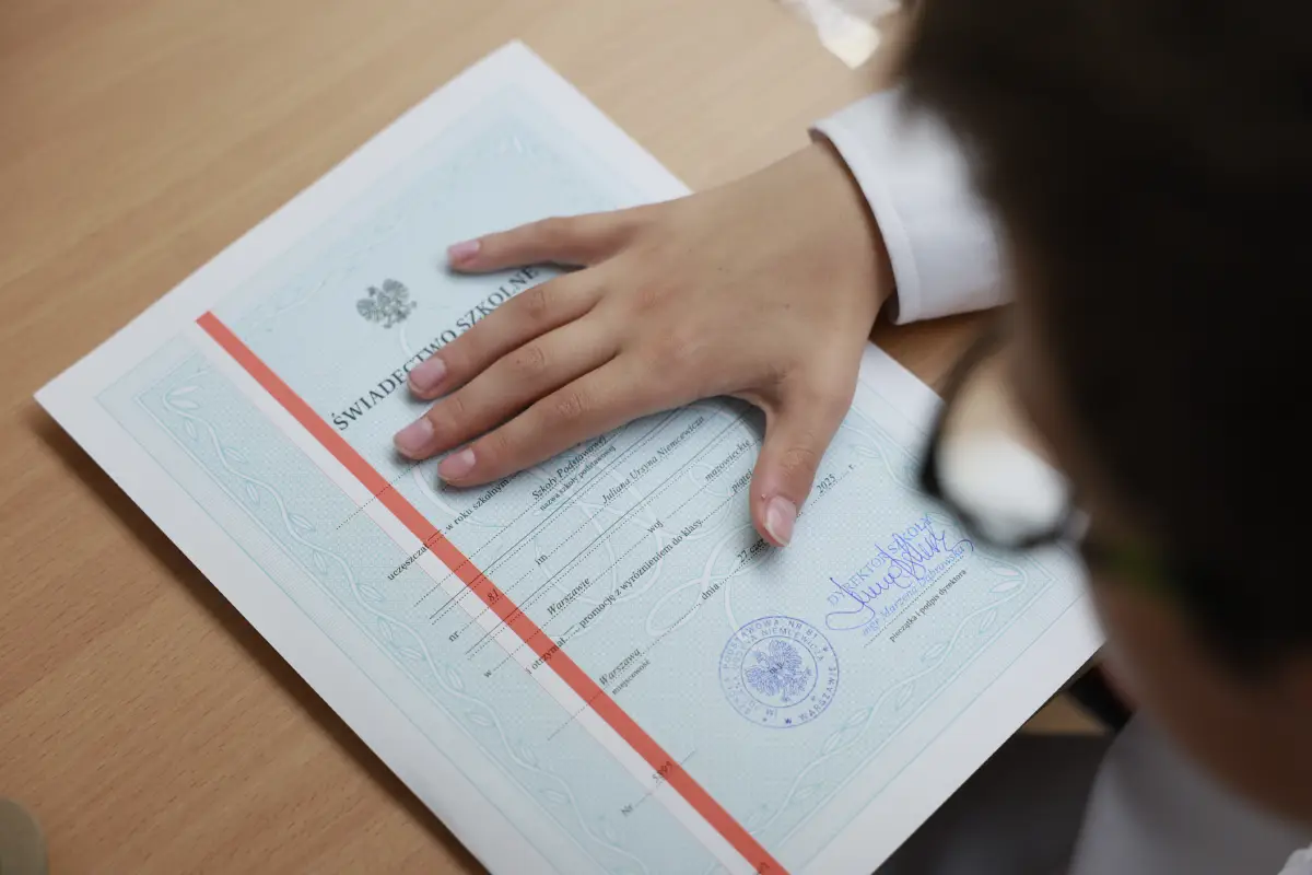 Najciekawsze stypendia na koniec roku szkolnego | Super Mamy